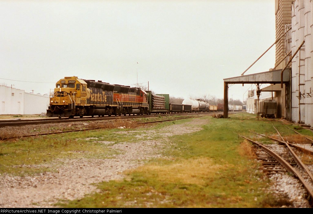 BNSF 3037 and BNSF 3031